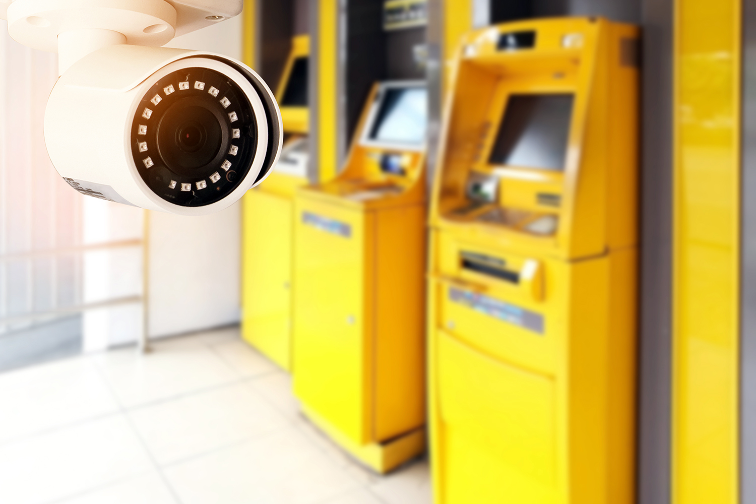Cajeros automáticos: consejos para retirar dinero con seguridad